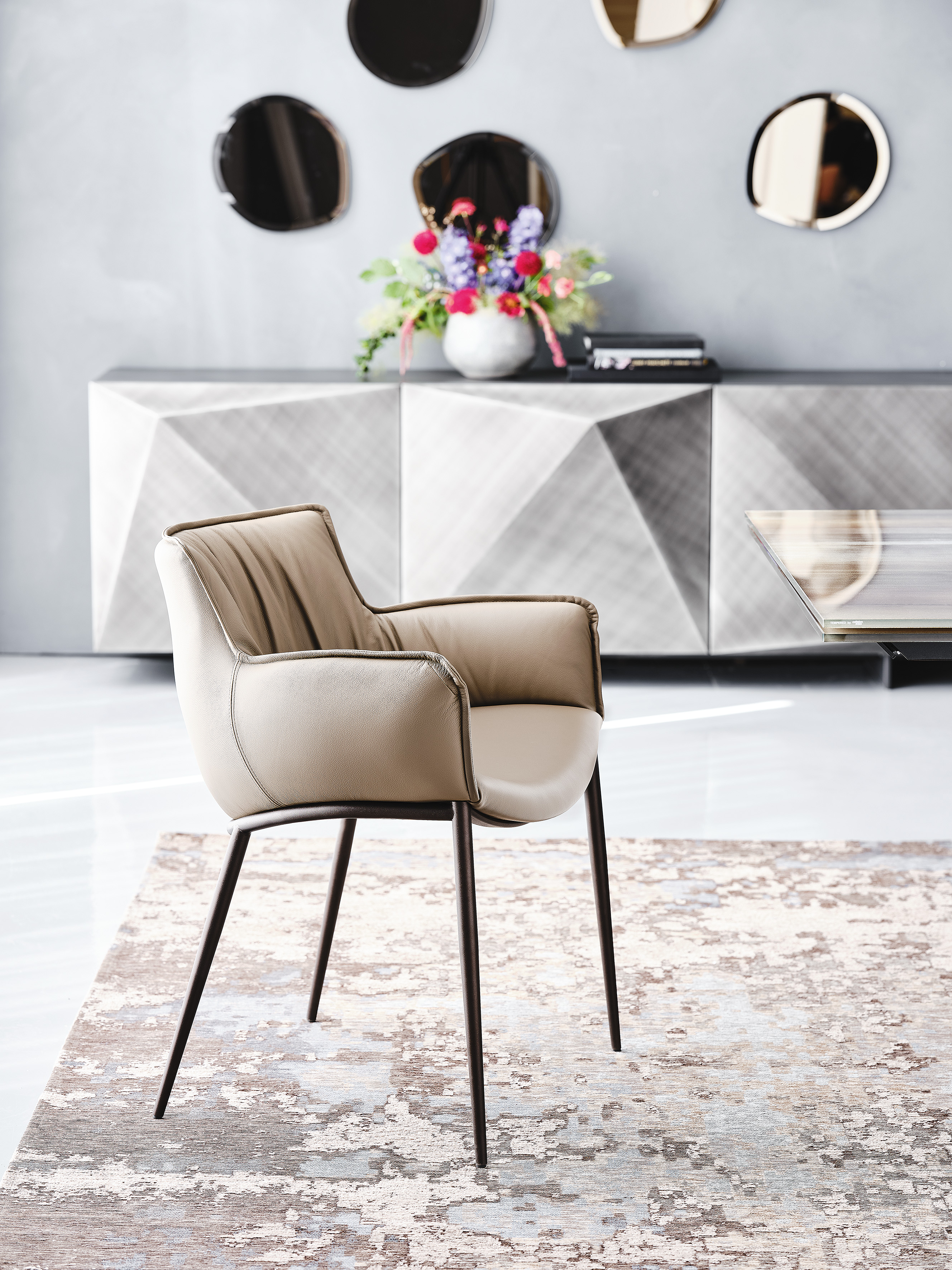 rhonda | seating with armrests | Cattelan Italia